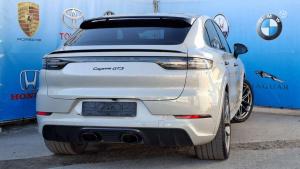 Grey Porsche Cayenne Coupe 2021 in Siauliai, with an engine capacity of 4.00 L and mileage of 112 thousand km for 94380 €, photo 3 on AUTOMOTO.COM.LV