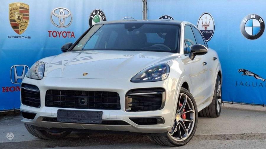 Grey Porsche Cayenne Coupe 2021 in Siauliai, with an engine capacity of 4.00 L and mileage of 112 thousand km for 94380 €, photo 6 on AUTOMOTO.COM.LV