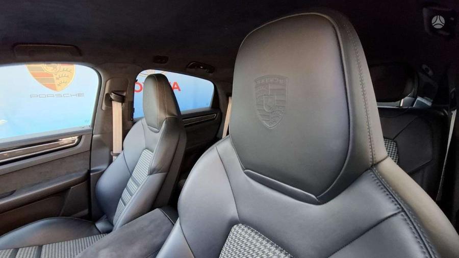 Grey Porsche Cayenne Coupe 2021 in Siauliai, with an engine capacity of 4.00 L and mileage of 112 thousand km for 94380 €, photo 13 on AUTOMOTO.COM.LV