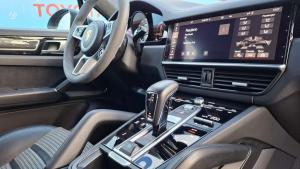 Grey Porsche Cayenne Coupe 2021 in Siauliai, with an engine capacity of 4.00 L and mileage of 112 thousand km for 94380 €, photo 18 on AUTOMOTO.COM.LV