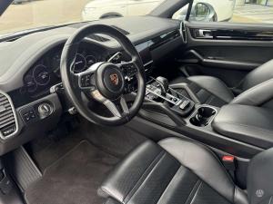 Grey Porsche Cayenne Coupe 2021 in Kaunas, with an engine capacity of 3.00 L and mileage of 79 thousand km for 67900 €, photo 13 on AUTOMOTO.COM.LV
