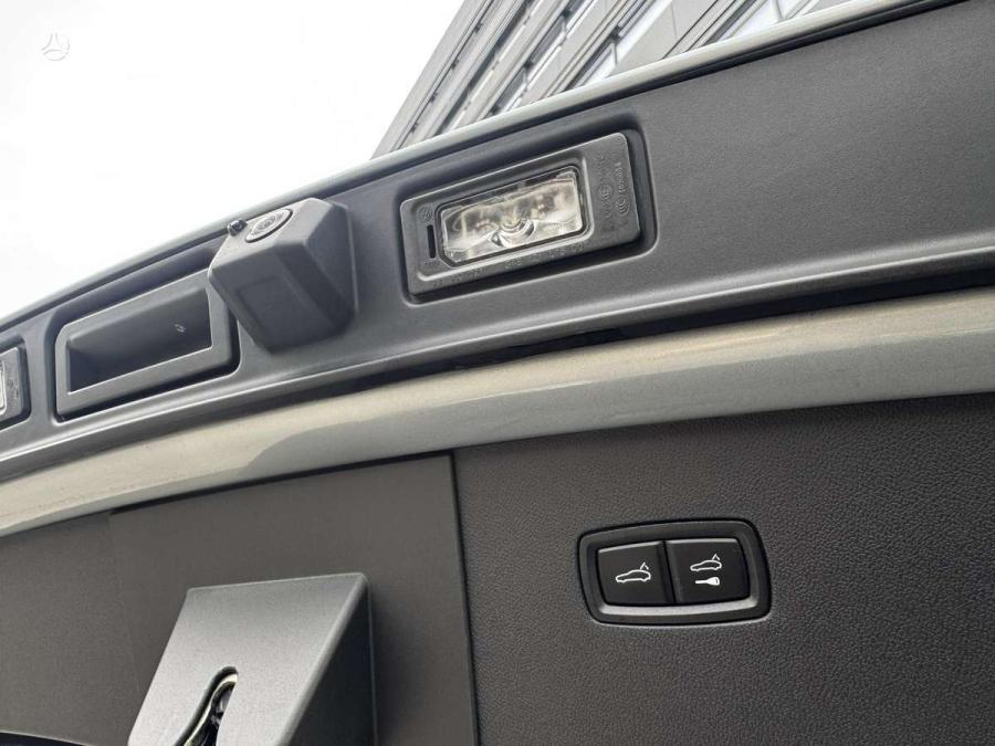 Grey Porsche Cayenne Coupe 2021 in Kaunas, with an engine capacity of 3.00 L and mileage of 79 thousand km for 67900 €, photo 26 on AUTOMOTO.COM.LV