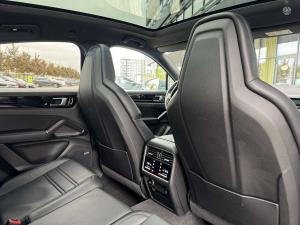 Grey Porsche Cayenne Coupe 2021 in Kaunas, with an engine capacity of 3.00 L and mileage of 79 thousand km for 67900 €, photo 29 on AUTOMOTO.COM.LV