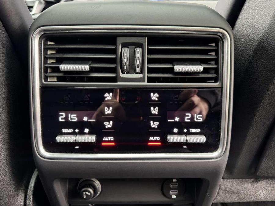 Grey Porsche Cayenne Coupe 2021 in Kaunas, with an engine capacity of 3.00 L and mileage of 79 thousand km for 67900 €, photo 30 on AUTOMOTO.COM.LV