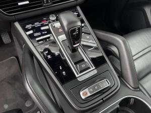 Grey Porsche Cayenne Coupe 2021 in Kaunas, with an engine capacity of 3.00 L and mileage of 79 thousand km for 67900 €, photo 31 on AUTOMOTO.COM.LV