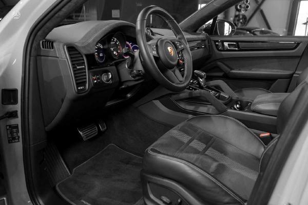 Pelēks Porsche Cayenne Coupe 2022 Rīga, ar dzinēja tilpumu 4.00 L un nobraukumu 36 tūkst. km par 148000 €, foto 11 vietnē AUTOMOTO.COM.LV