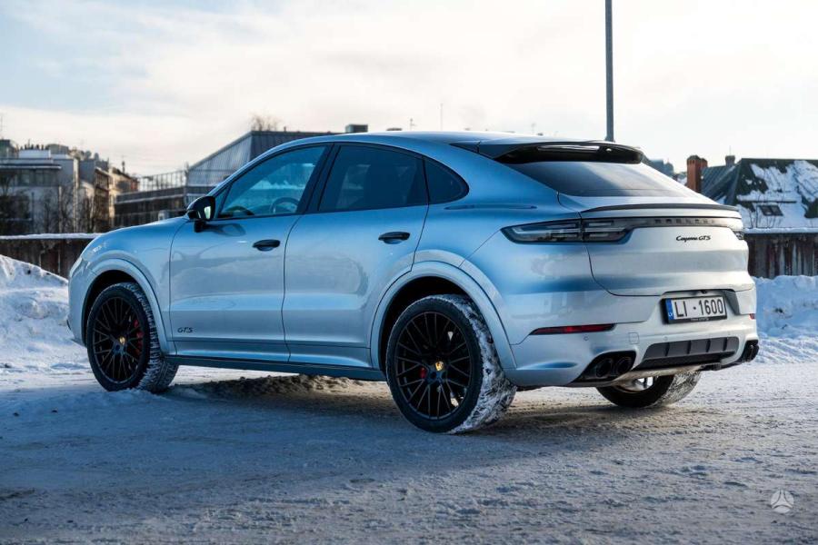 Grey Porsche Cayenne Coupe 2022 in Riga, with an engine capacity of 4.00 L and mileage of 69 thousand km for 88900 €, photo 3 on AUTOMOTO.COM.LV