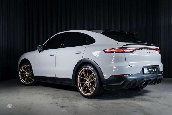 Grey Porsche Cayenne Coupe 2022 in Vilnius, with an engine capacity of 4.00 L and mileage of 37 thousand km for 104000 €, photo 6 on AUTOMOTO.COM.LV
