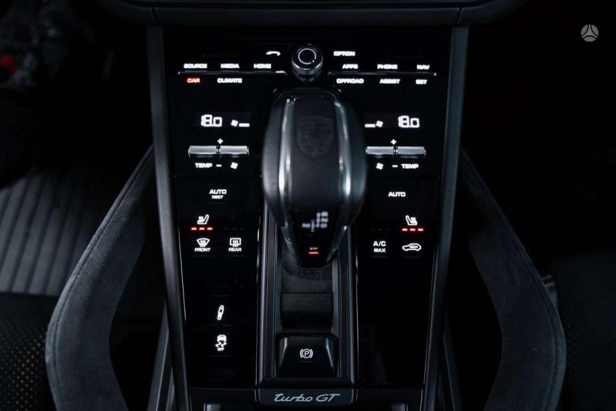Pelēks Porsche Cayenne Coupe 2022 Viļņa, ar dzinēja tilpumu 4.00 L un nobraukumu 37 tūkst. km par 104000 €, foto 38 vietnē AUTOMOTO.COM.LV
