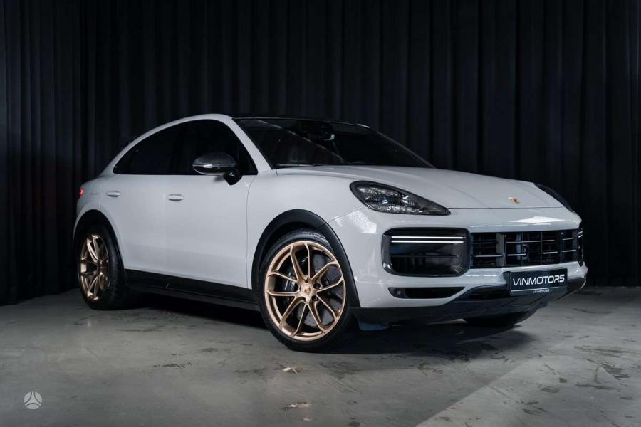 Grey Porsche Cayenne Coupe 2022 in Vilnius, with an engine capacity of 4.00 L and mileage of 37 thousand km for 119999 €, photo 4 on AUTOMOTO.COM.LV