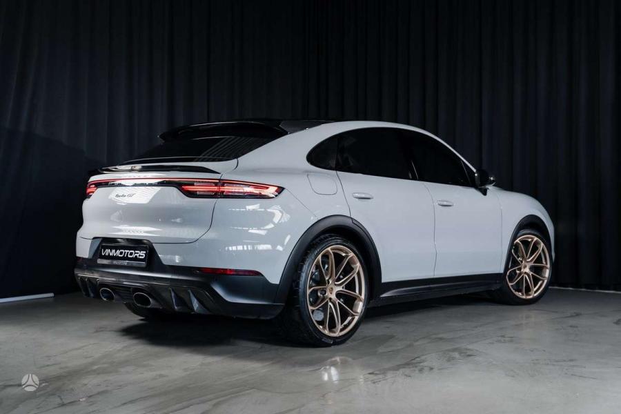 Grey Porsche Cayenne Coupe 2022 in Vilnius, with an engine capacity of 4.00 L and mileage of 37 thousand km for 119999 €, photo 5 on AUTOMOTO.COM.LV