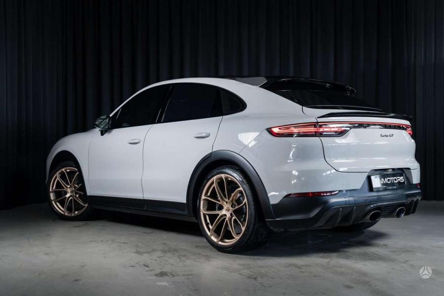 Grey Porsche Cayenne Coupe 2022 in Vilnius, with an engine capacity of 4.00 L and mileage of 37 thousand km for 119999 €, photo 7 on AUTOMOTO.COM.LV
