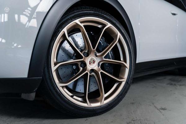 Pelēks Porsche Cayenne Coupe 2022 Viļņa, ar dzinēja tilpumu 4.00 L un nobraukumu 37 tūkst. km par 119999 €, foto 9 vietnē AUTOMOTO.COM.LV