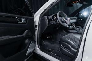Grey Porsche Cayenne Coupe 2022 in Vilnius, with an engine capacity of 4.00 L and mileage of 37 thousand km for 119999 €, photo 24 on AUTOMOTO.COM.LV