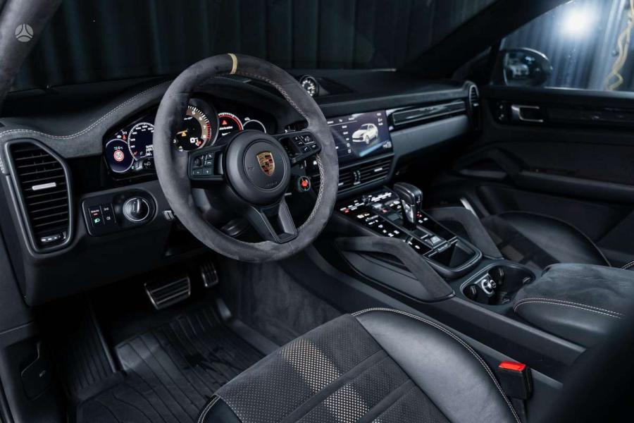 Grey Porsche Cayenne Coupe 2022 in Vilnius, with an engine capacity of 4.00 L and mileage of 37 thousand km for 119999 €, photo 29 on AUTOMOTO.COM.LV