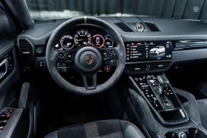 Grey Porsche Cayenne Coupe 2022 in Vilnius, with an engine capacity of 4.00 L and mileage of 37 thousand km for 119999 €, photo 30 on AUTOMOTO.COM.LV