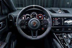 Grey Porsche Cayenne Coupe 2022 in Vilnius, with an engine capacity of 4.00 L and mileage of 37 thousand km for 119999 €, photo 32 on AUTOMOTO.COM.LV