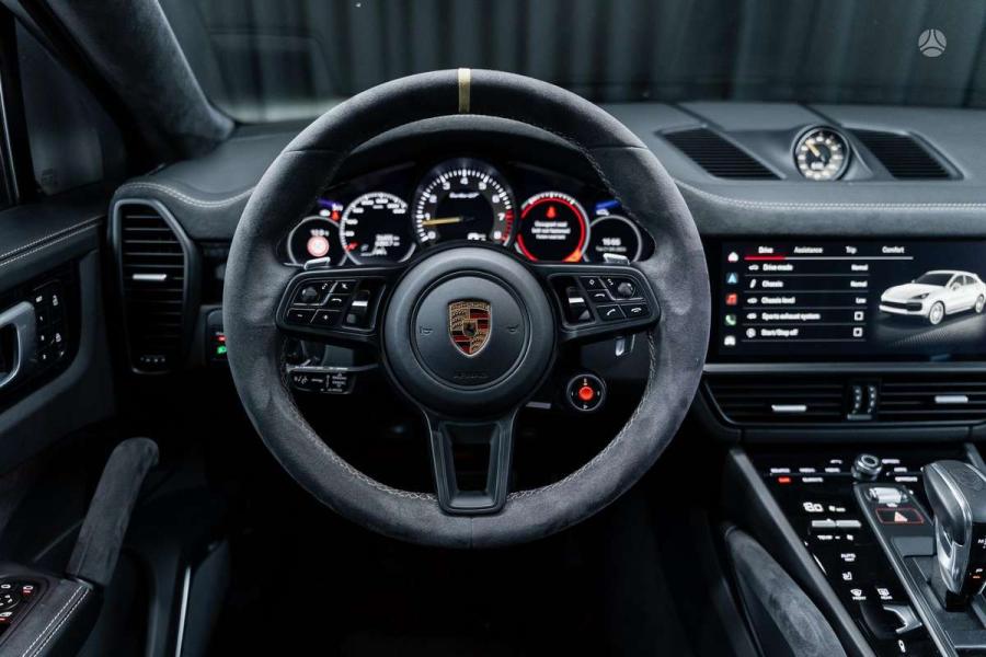 Grey Porsche Cayenne Coupe 2022 in Vilnius, with an engine capacity of 4.00 L and mileage of 37 thousand km for 119999 €, photo 32 on AUTOMOTO.COM.LV