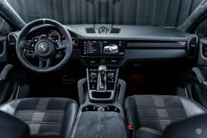 Grey Porsche Cayenne Coupe 2022 in Vilnius, with an engine capacity of 4.00 L and mileage of 37 thousand km for 119999 €, photo 35 on AUTOMOTO.COM.LV