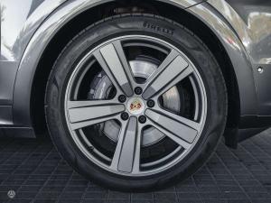 Серый Порше Cayenne Coupe 2023 в Вильнюс, объемом двигателя 3.00 л и пробегом 39 тыс. км за 109911 €, фото 19 на AUTOMOTO.COM.LV