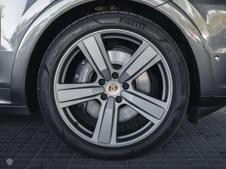 Серый Порше Cayenne Coupe 2023 в Вильнюс, объемом двигателя 3.00 л и пробегом 39 тыс. км за 109911 €, фото 19 на AUTOMOTO.COM.LV