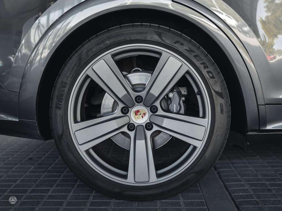 Серый Порше Cayenne Coupe 2023 в Вильнюс, объемом двигателя 3.00 л и пробегом 39 тыс. км за 109911 €, фото 20 на AUTOMOTO.COM.LV