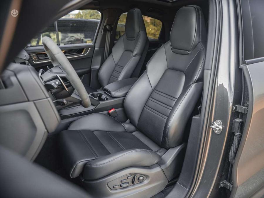 Серый Порше Cayenne Coupe 2023 в Вильнюс, объемом двигателя 3.00 л и пробегом 39 тыс. км за 109911 €, фото 22 на AUTOMOTO.COM.LV