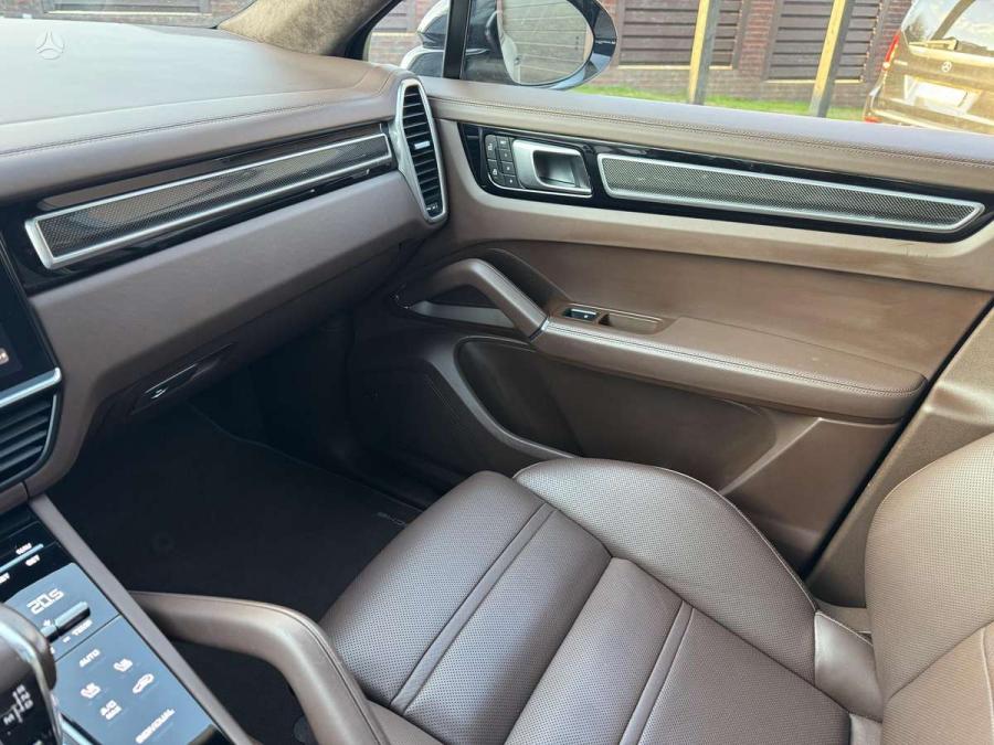 Серый Порше Cayenne Coupe 2023 в Тельшяй, объемом двигателя 3.00 л и пробегом 98 тыс. км за 78000 €, фото 18 на AUTOMOTO.COM.LV