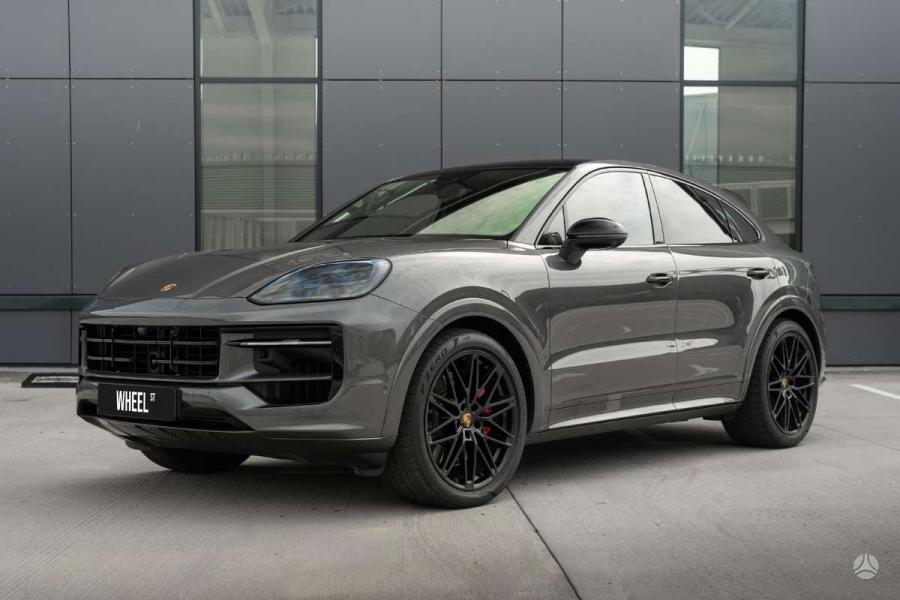 Grey Porsche Cayenne Coupe 2024 in Vilnius, with an engine capacity of 4.00 L and mileage of 44 thousand km for 140500 €, photo 3 on AUTOMOTO.COM.LV