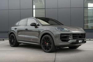 Grey Porsche Cayenne Coupe 2024 in Vilnius, with an engine capacity of 4.00 L and mileage of 44 thousand km for 135000 €, photo 9 on AUTOMOTO.COM.LV