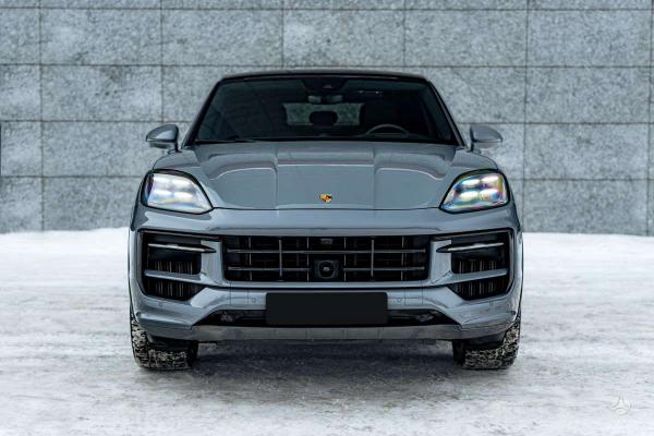 Pelēks Porsche Cayenne Coupe 2024 Klaipėda, ar dzinēja tilpumu 4.00 L un nobraukumu 38 tūkst. km par 119500 €, foto 7 vietnē AUTOMOTO.COM.LV