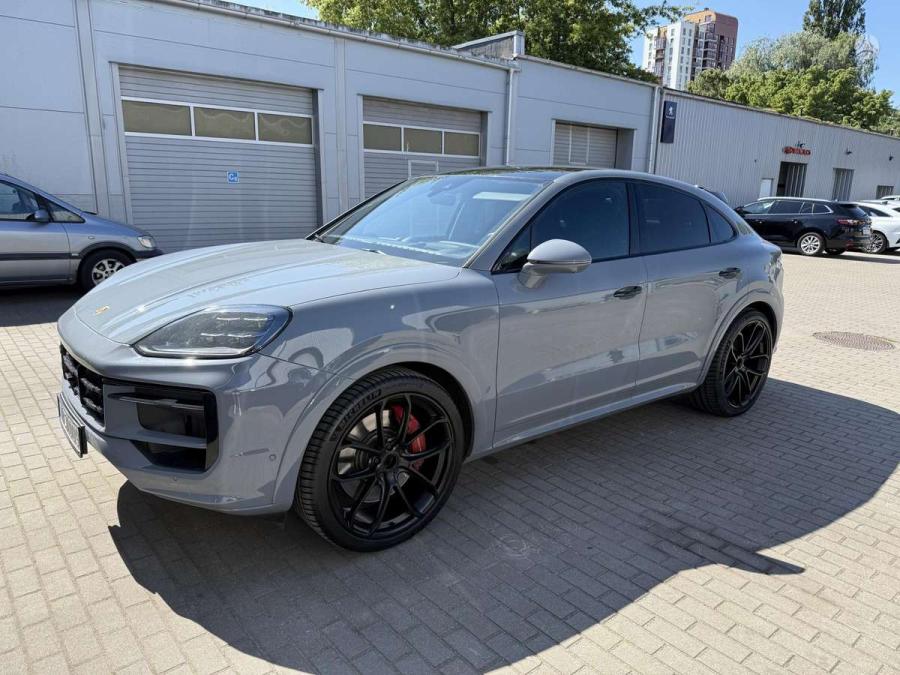Grey Porsche Cayenne Coupe 2024 in Klaipeda, with an engine capacity of 4.00 L and mileage of 38 thousand km for 119500 €, photo 36 on AUTOMOTO.COM.LV