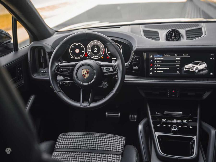 Серый Порше Cayenne Coupe 2024 в Вильнюс, объемом двигателя 0.00 л и пробегом 43 тыс. км за 139911 €, фото 29 на AUTOMOTO.COM.LV