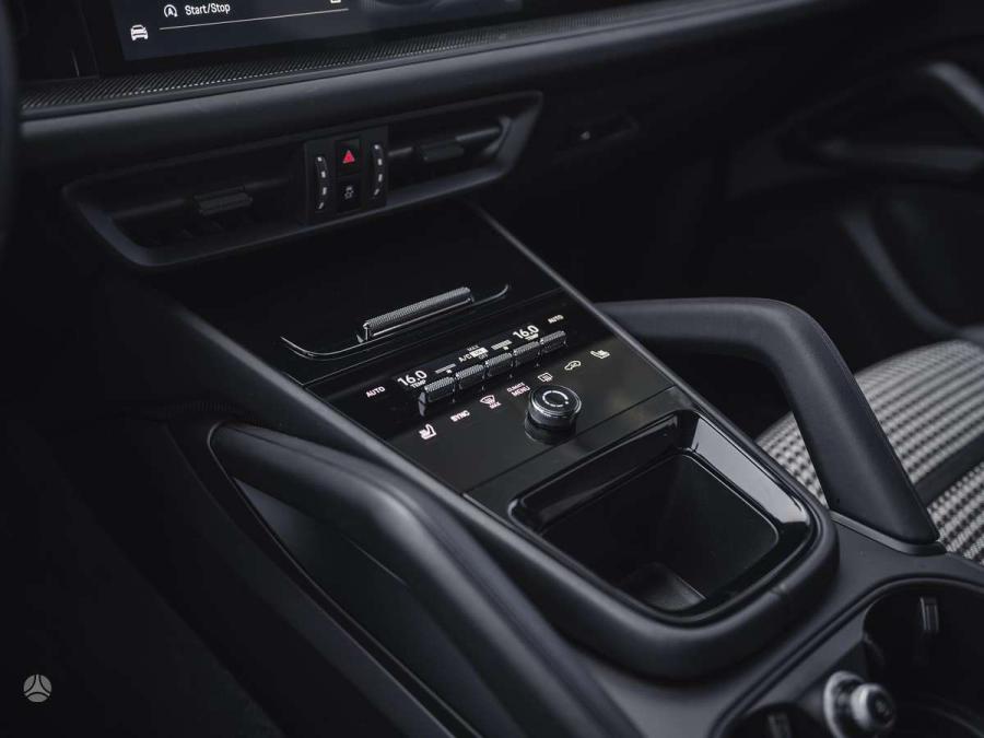 Серый Порше Cayenne Coupe 2024 в Вильнюс, объемом двигателя 0.00 л и пробегом 43 тыс. км за 139911 €, фото 38 на AUTOMOTO.COM.LV
