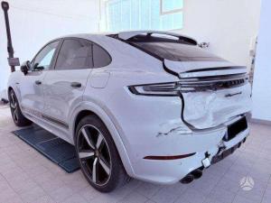 Grey Porsche Cayenne Coupe 2024 in Klaipeda, with an engine capacity of 3.00 L and mileage of 29 thousand km for 59700 €, photo 3 on AUTOMOTO.COM.LV