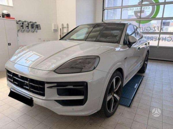 Grey Porsche Cayenne Coupe 2024 in Klaipeda, with an engine capacity of 3.00 L and mileage of 29 thousand km for 59700 €, photo 3 on AUTOMOTO.COM.LV