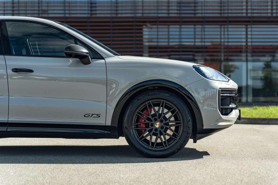 Grey Porsche Cayenne Coupe 2024 in Palanga, with an engine capacity of 4.00 L and mileage of 58 thousand km for 136500 €, photo 9 on AUTOMOTO.COM.LV