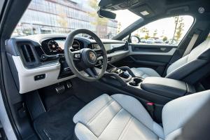 Grey Porsche Cayenne Coupe 2024 in Palanga, with an engine capacity of 4.00 L and mileage of 58 thousand km for 136500 €, photo 19 on AUTOMOTO.COM.LV