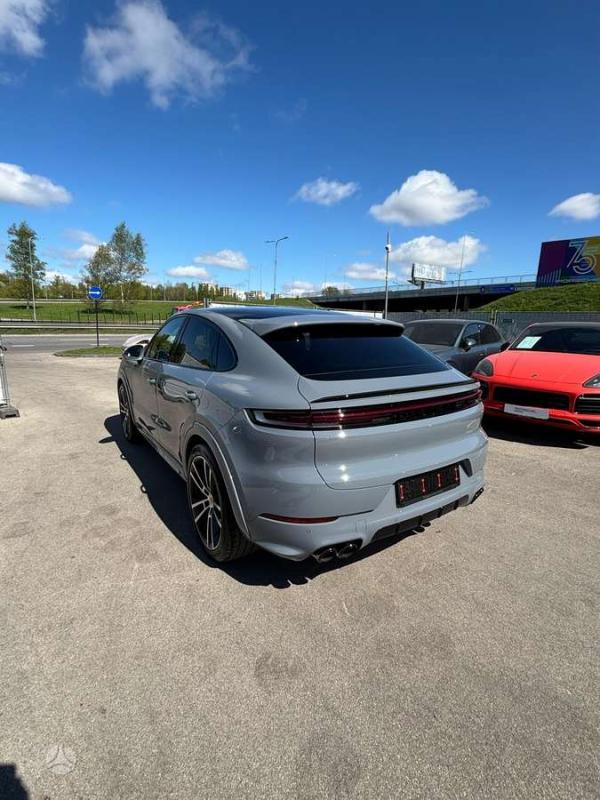 Grey Porsche Cayenne Coupe 2025 in Klaipeda, with an engine capacity of 3.00 L and mileage of 21 thousand km for 108000 €, photo 2 on AUTOMOTO.COM.LV