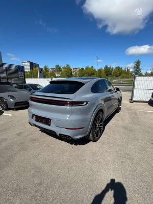 Pelēks Porsche Cayenne Coupe 2025 Klaipėda, ar dzinēja tilpumu 3.00 L un nobraukumu 21 tūkst. km par 108000 €, foto 4 vietnē AUTOMOTO.COM.LV