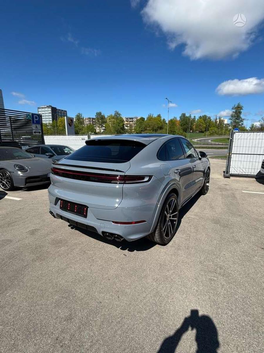 Pelēks Porsche Cayenne Coupe 2025 Klaipėda, ar dzinēja tilpumu 3.00 L un nobraukumu 21 tūkst. km par 108000 €, foto 4 vietnē AUTOMOTO.COM.LV