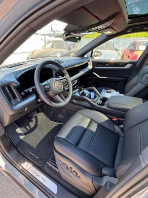 Pelēks Porsche Cayenne Coupe 2025 Klaipėda, ar dzinēja tilpumu 3.00 L un nobraukumu 21 tūkst. km par 108000 €, foto 6 vietnē AUTOMOTO.COM.LV