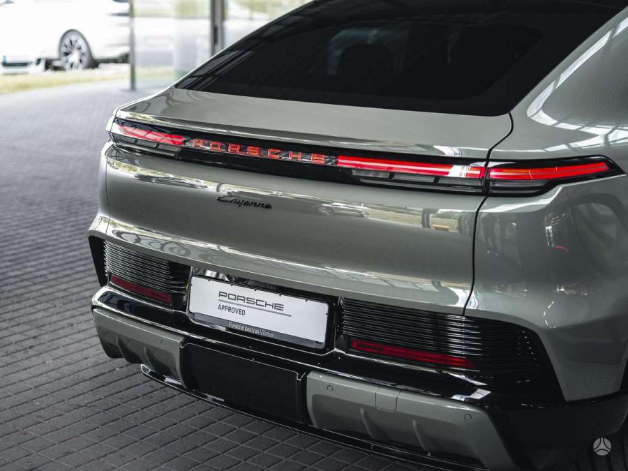 Grey Porsche Cayenne Coupe 2026 in Vilnius, with an engine capacity of 0.00 L and mileage of 3 thousand km for 139405 €, photo 17 on AUTOMOTO.COM.LV