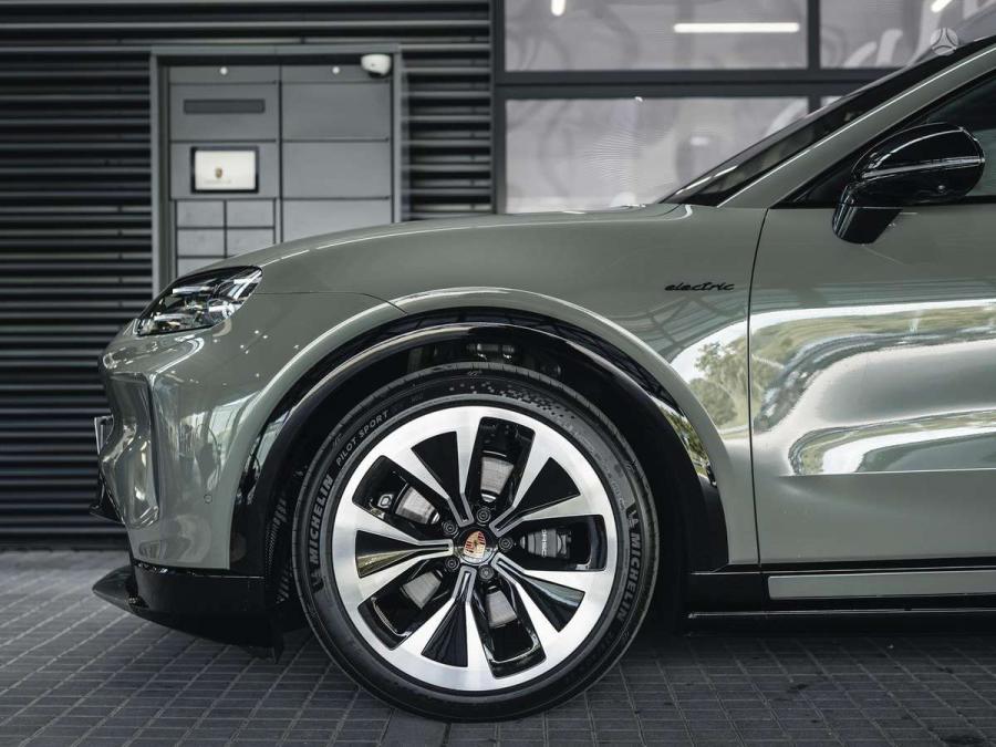 Grey Porsche Cayenne Coupe 2026 in Vilnius, with an engine capacity of 0.00 L and mileage of 3 thousand km for 139405 €, photo 21 on AUTOMOTO.COM.LV