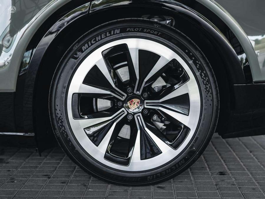 Grey Porsche Cayenne Coupe 2026 in Vilnius, with an engine capacity of 0.00 L and mileage of 3 thousand km for 139405 €, photo 23 on AUTOMOTO.COM.LV