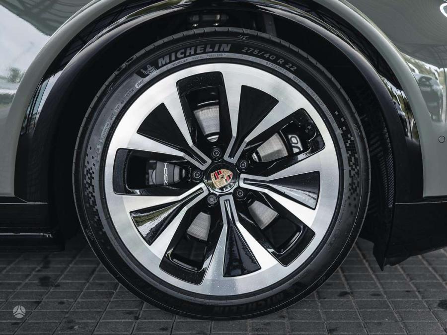 Grey Porsche Cayenne Coupe 2026 in Vilnius, with an engine capacity of 0.00 L and mileage of 3 thousand km for 139405 €, photo 24 on AUTOMOTO.COM.LV