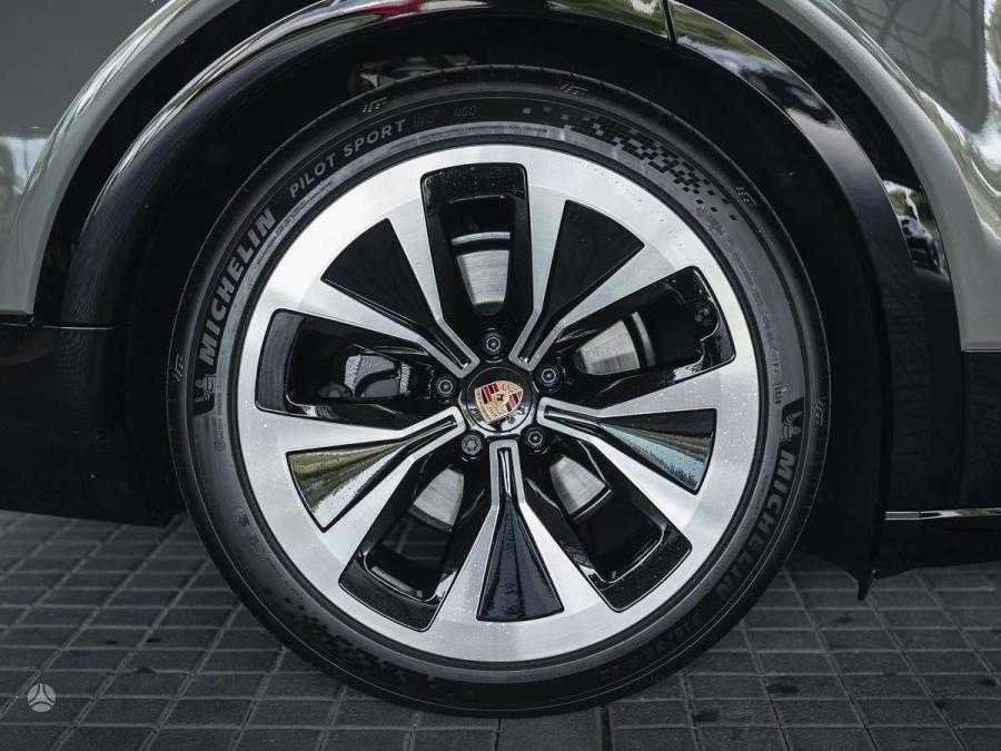Grey Porsche Cayenne Coupe 2026 in Vilnius, with an engine capacity of 0.00 L and mileage of 3 thousand km for 139405 €, photo 25 on AUTOMOTO.COM.LV
