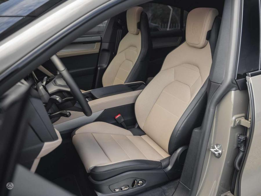 Grey Porsche Cayenne Coupe 2026 in Vilnius, with an engine capacity of 0.00 L and mileage of 3 thousand km for 139405 €, photo 27 on AUTOMOTO.COM.LV