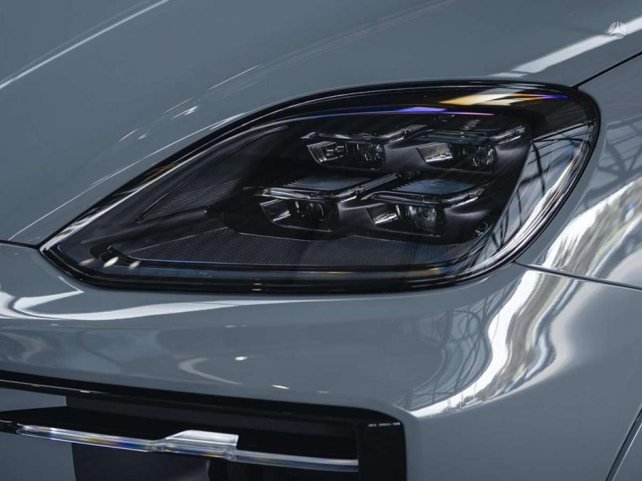 Pelēks Porsche Cayenne Coupe 2026 Viļņa, ar dzinēja tilpumu 0.00 L un nobraukumu 3 tūkst. km par 170355 €, foto 11 vietnē AUTOMOTO.COM.LV