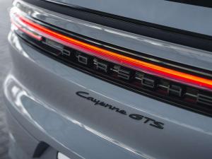 Pelēks Porsche Cayenne Coupe 2026 Viļņa, ar dzinēja tilpumu 0.00 L un nobraukumu 3 tūkst. km par 170355 €, foto 17 vietnē AUTOMOTO.COM.LV